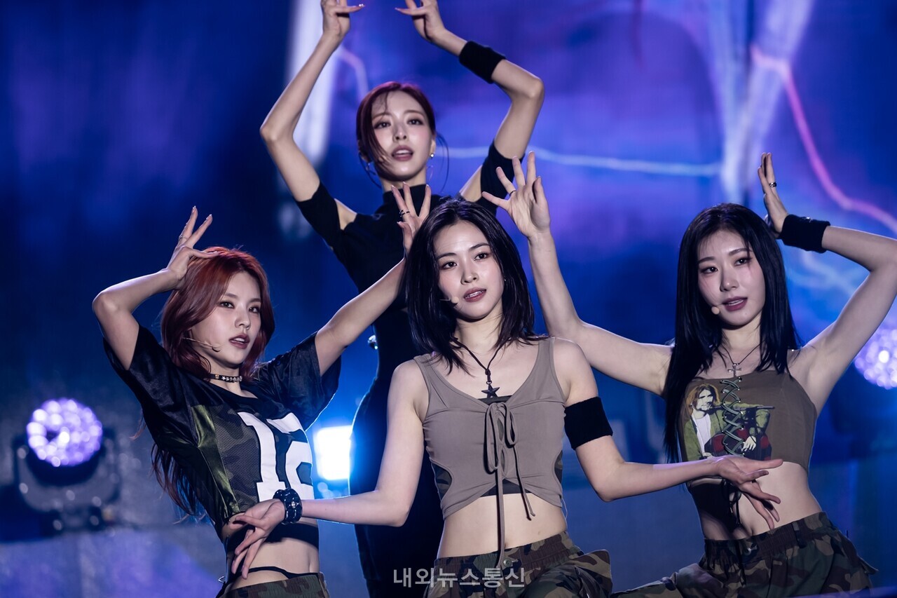 [포토] ITZY(있지) ' 파워풀한 무대'
