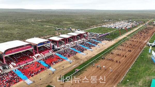 [사진] 中 네이멍구, 문화절·풍수절 축제로 북적